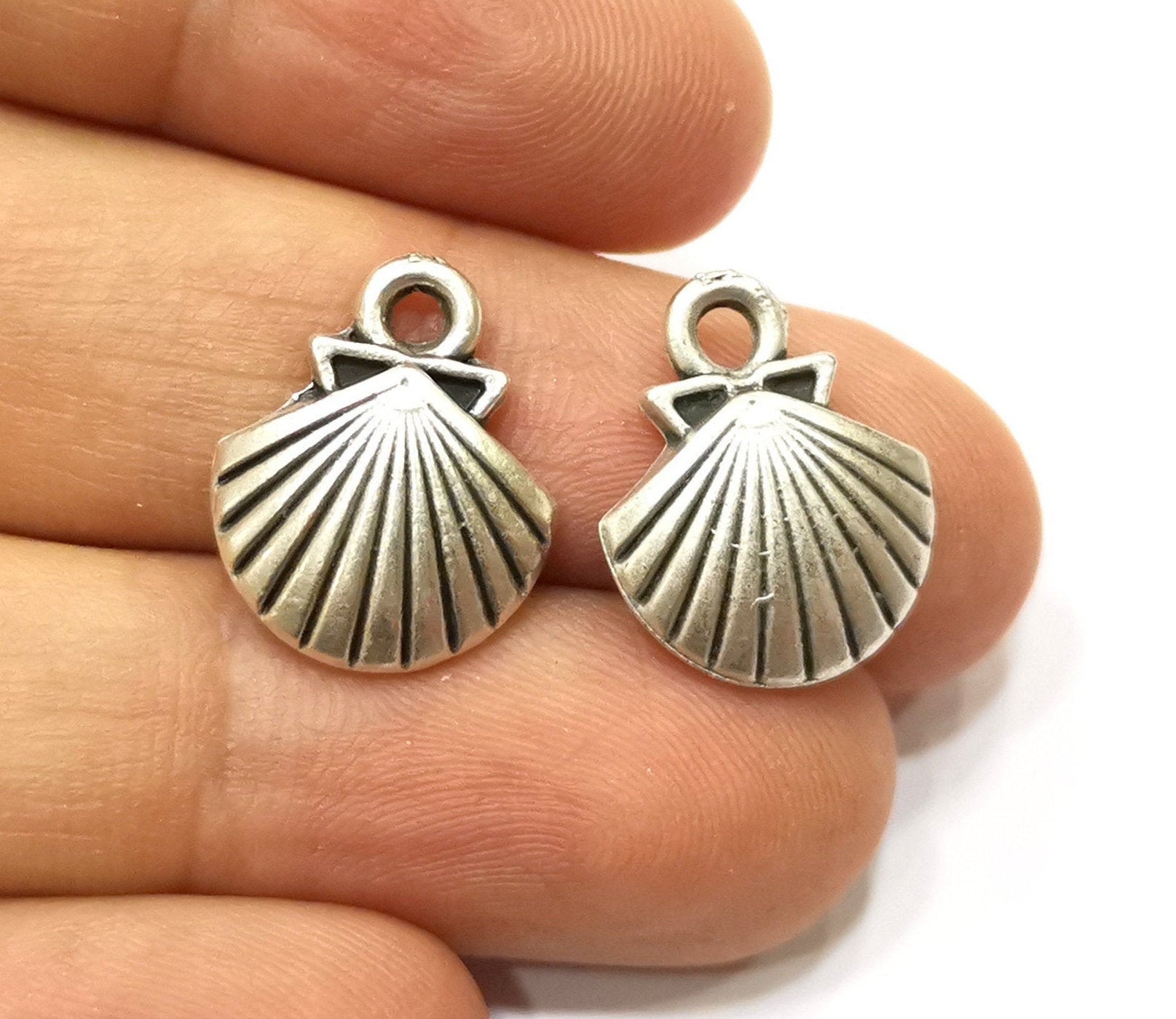 10 Sea Shell Charms Antique Silver Plated Charms (18x14mm) G18144 ...